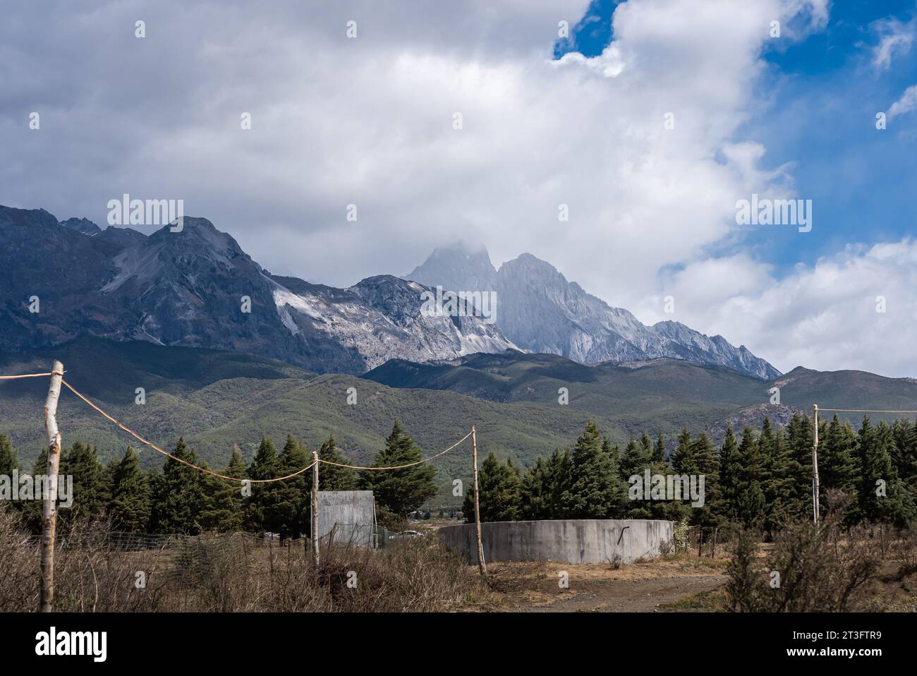 The Beauty of Yuhu Village in Yunnan Province, China Stock Photo - Alamy