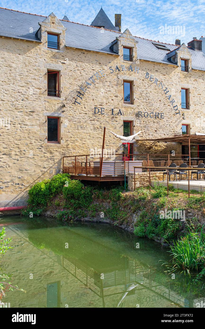 Cafe concert hi-res stock photography and images - Alamy