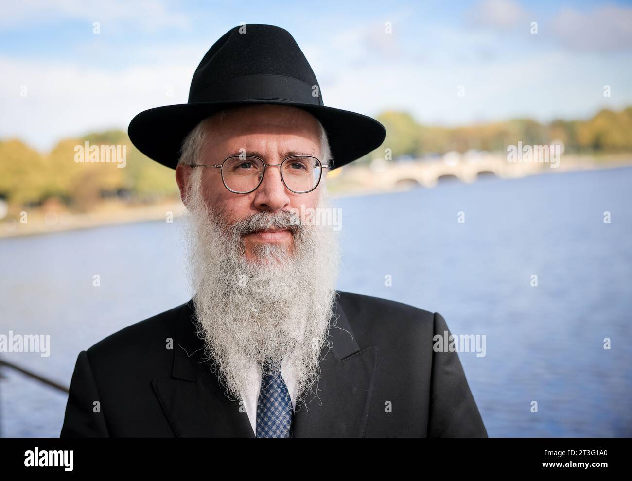 Hamburg, Germany. 25th Oct, 2023. Hamburg's State Rabbi Shlomo ...