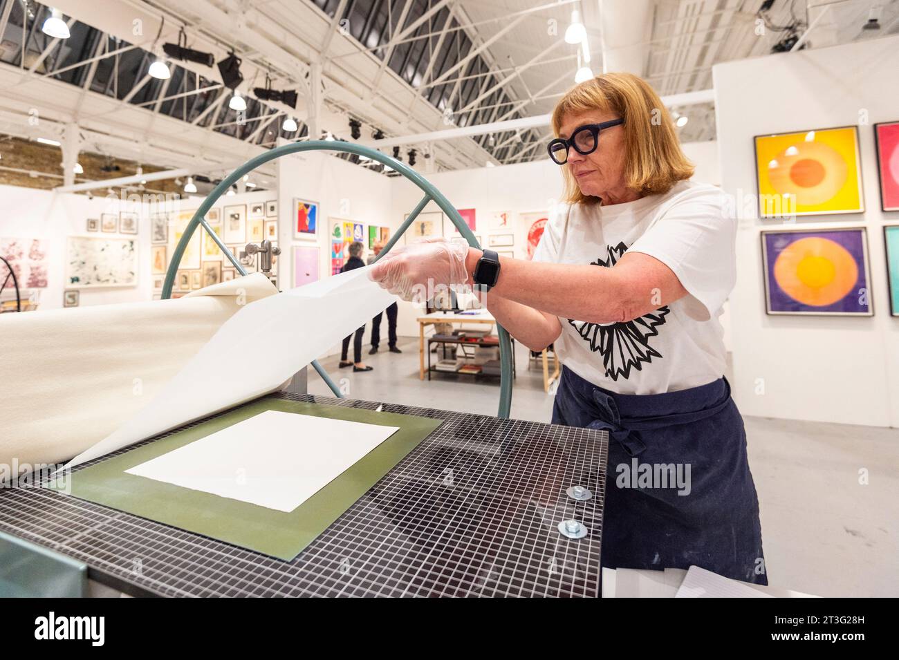 London, UK. 25 October 2023. Contemporary artist and printmaker Janet ...