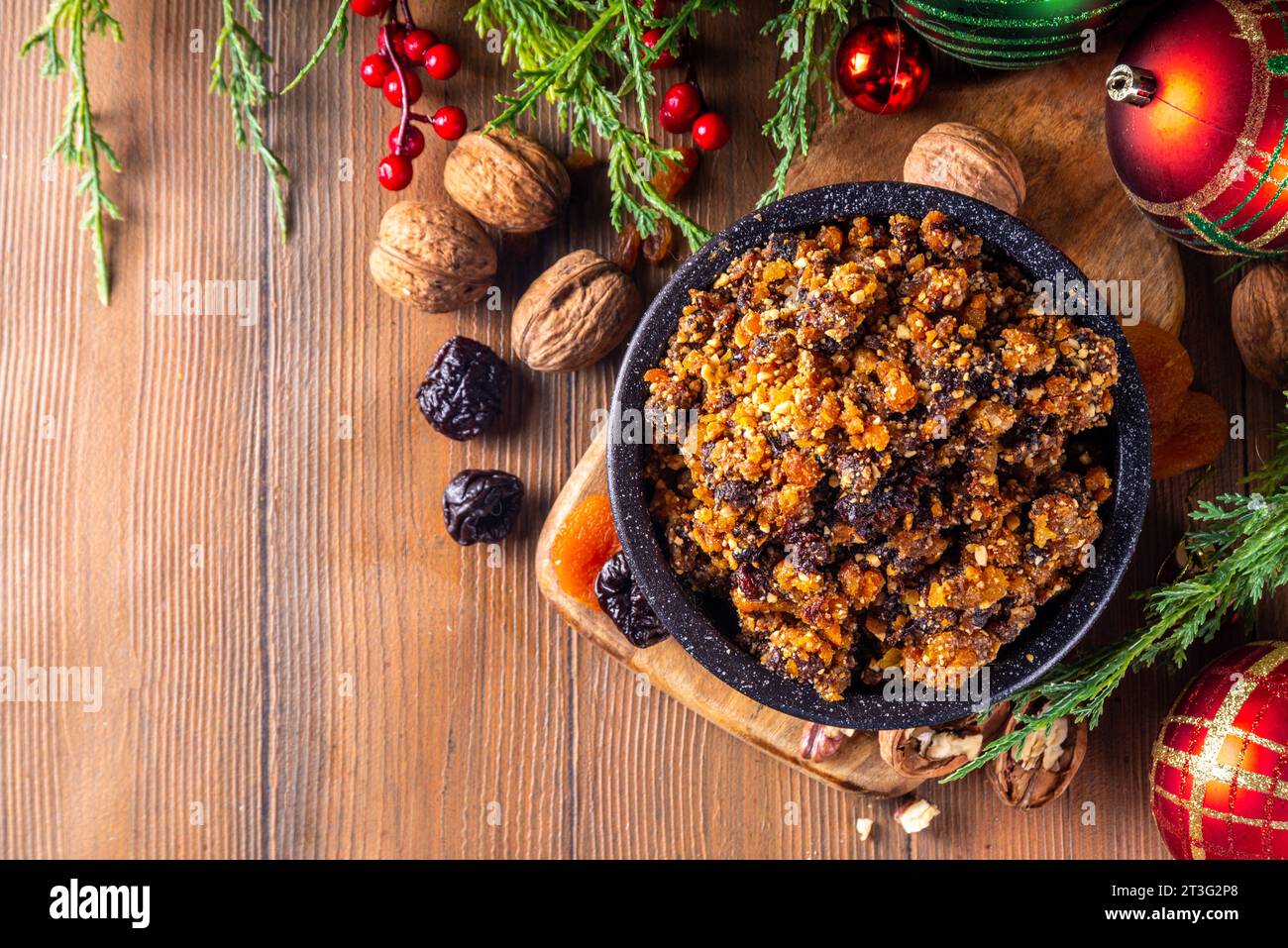 Homemade Christmas sweet mincemeat bowl, dried fruit mince meat for ...