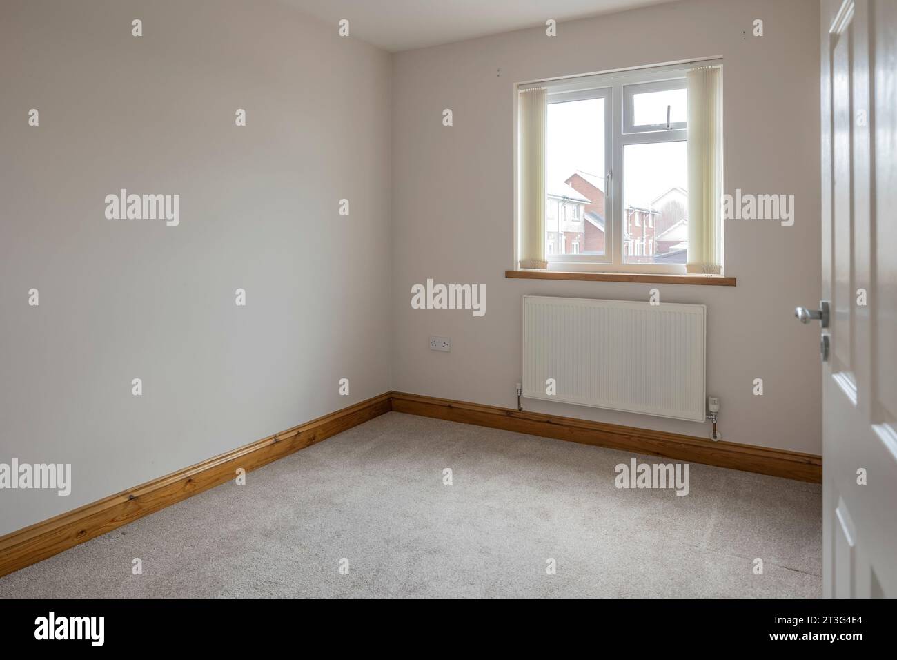 Empty bedroom hi-res stock photography and images - Alamy