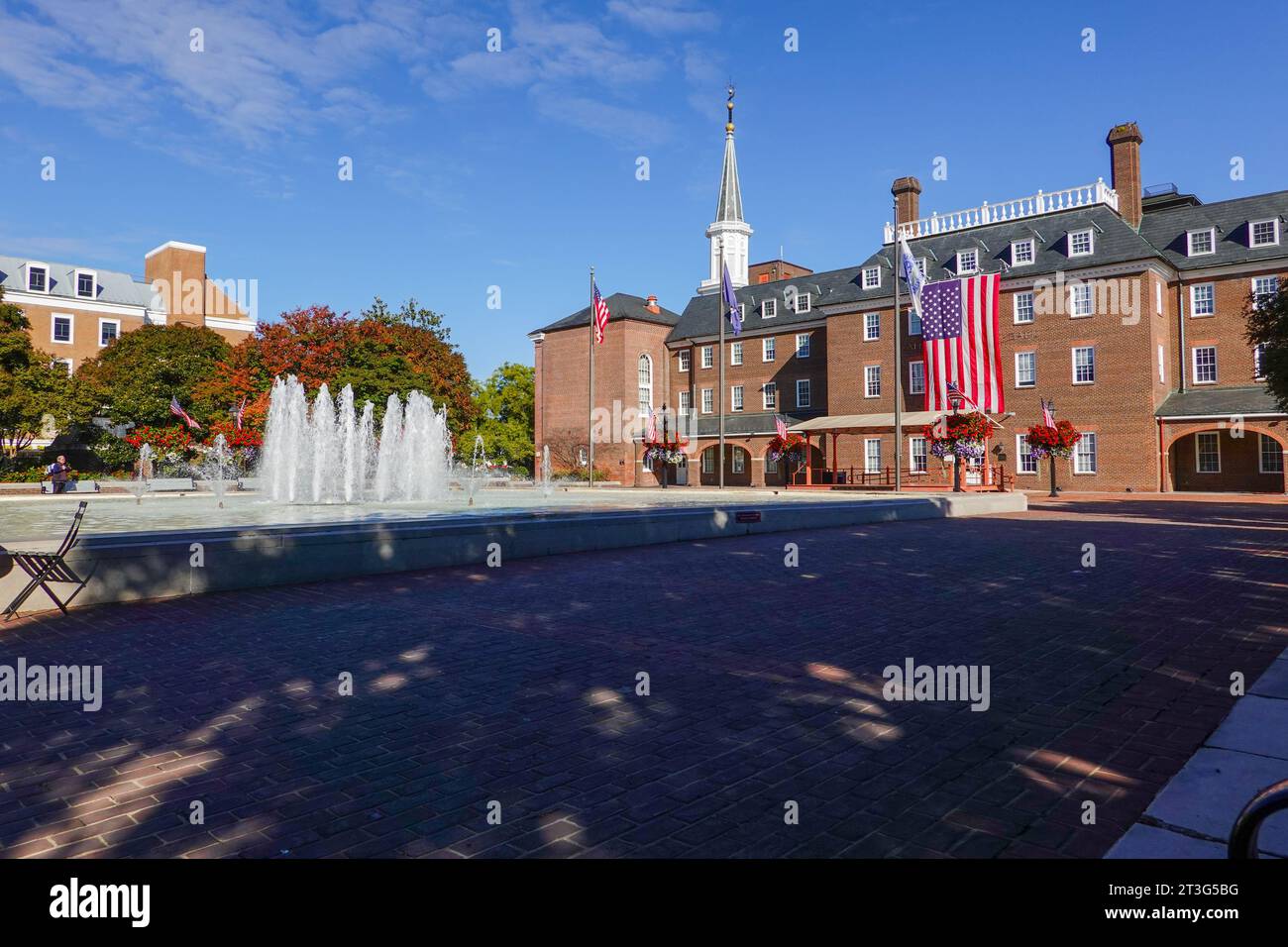 Beautiful autumn morning, Market Square in historic Old Town ...