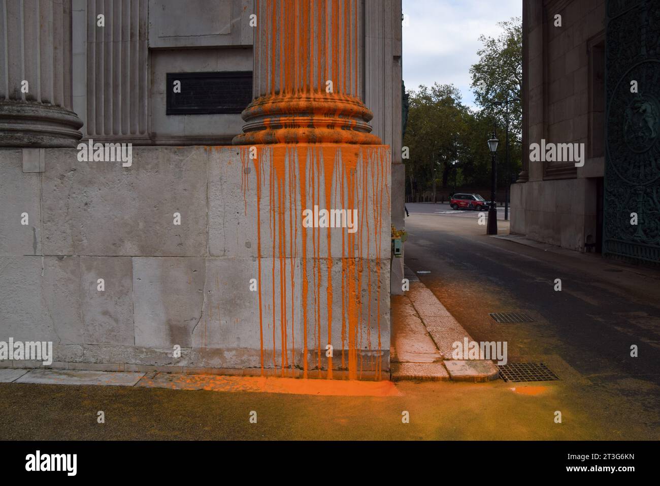 London, UK. 25th October 2023. Wellington Arch at Hyde Park Corner ...