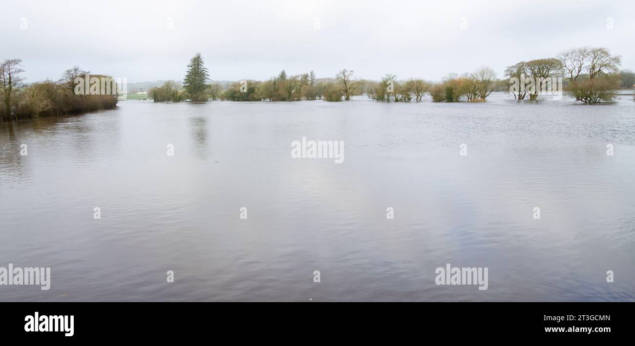 River bursts its banks flooding fields Stock Photo - Alamy