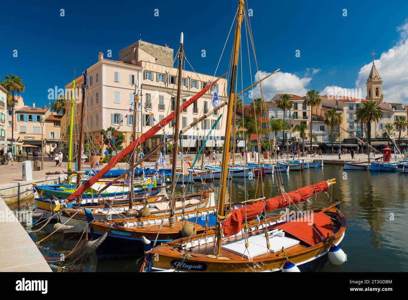 Sanary sur mer france la tour hi-res stock photography and images - Alamy
