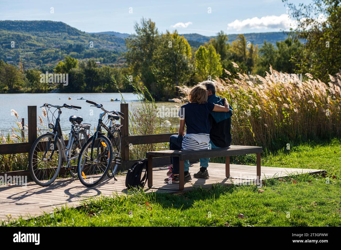 France, Vaucluse, Luberon regional natural park, cycle route on the ...