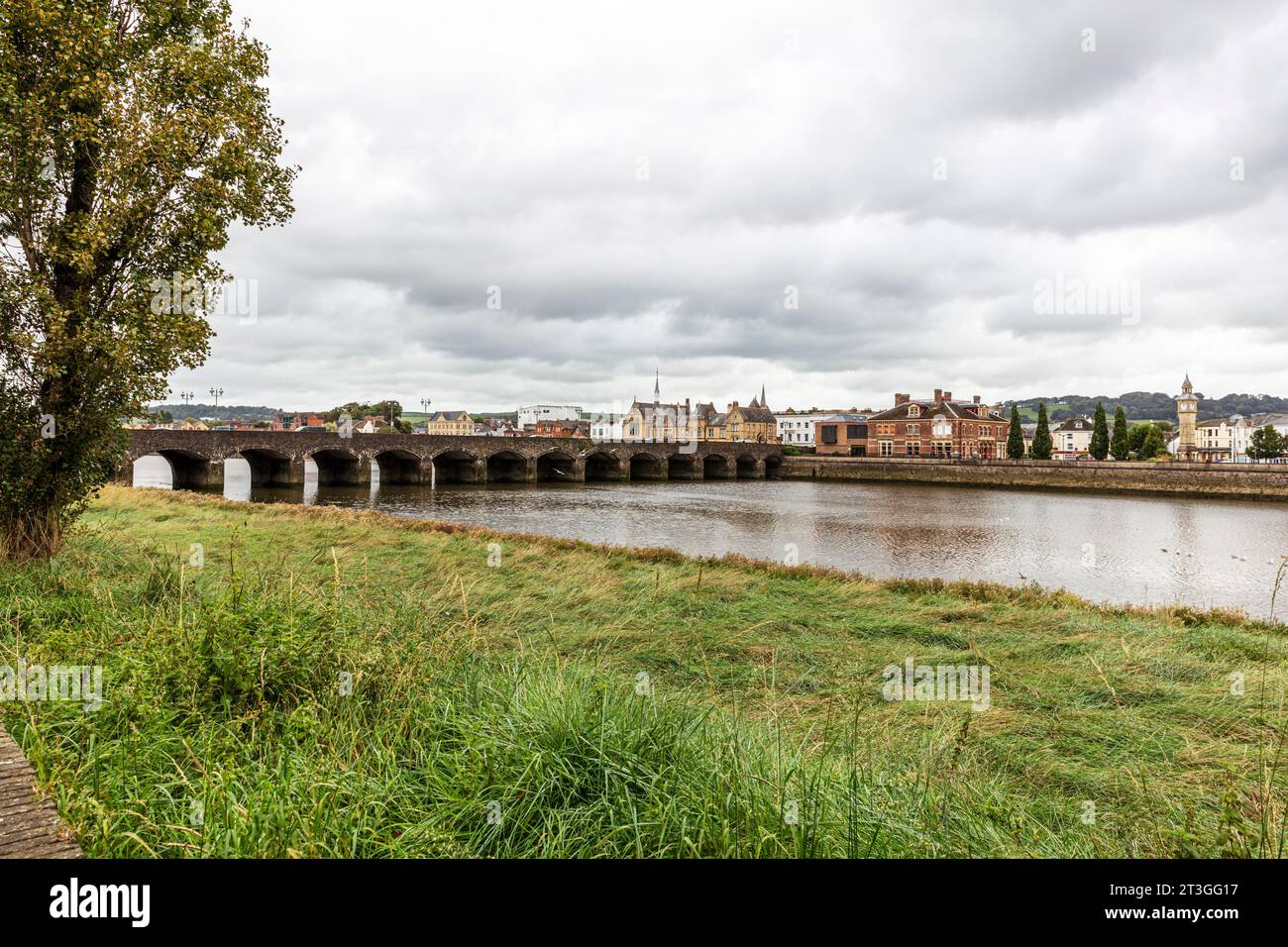 Barnstaple, Devon, UK, England, Barnstaple long bridge spanning the ...