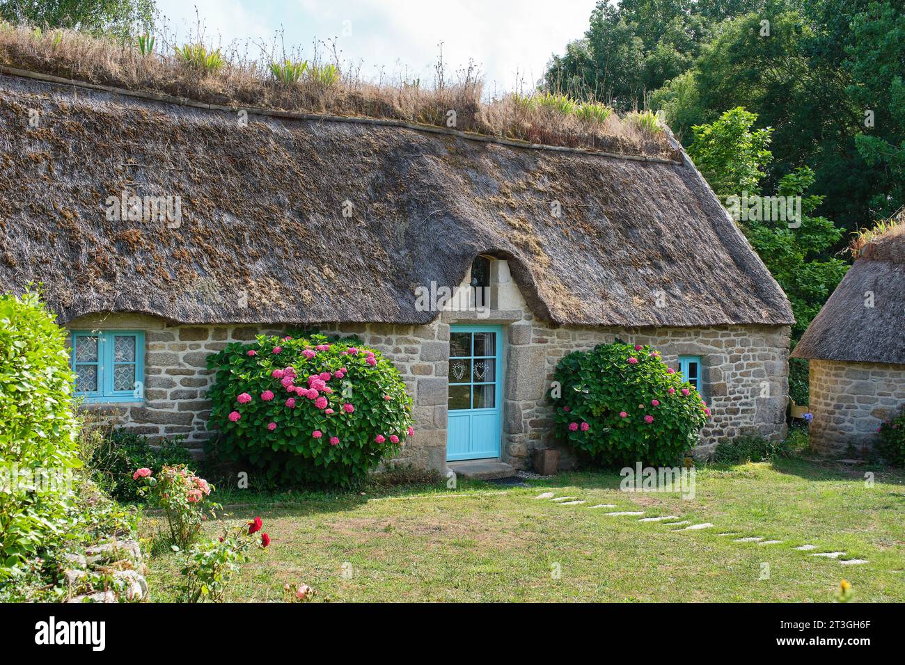 France, Finistere (29), Penmarch (or Penmarc'h), thatched house in the ...