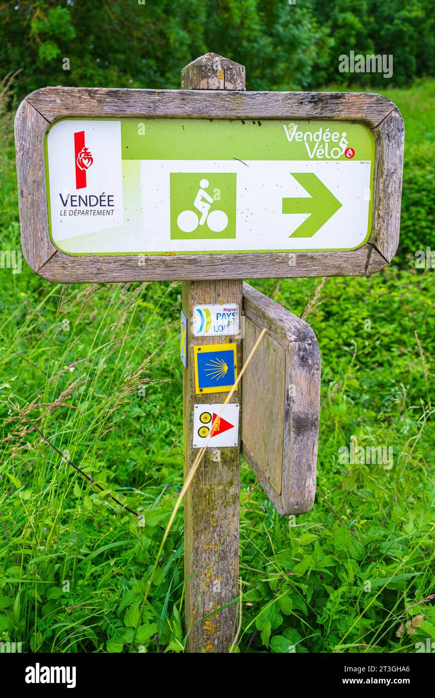 Vendee velo hi-res stock photography and images - Alamy
