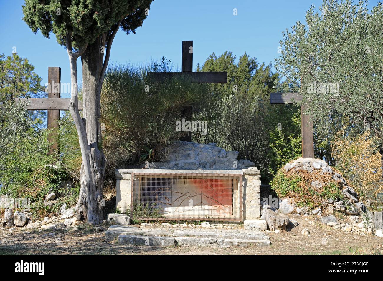 The Calvary on the site of the old château at Malaucène Vaucluse Stock ...