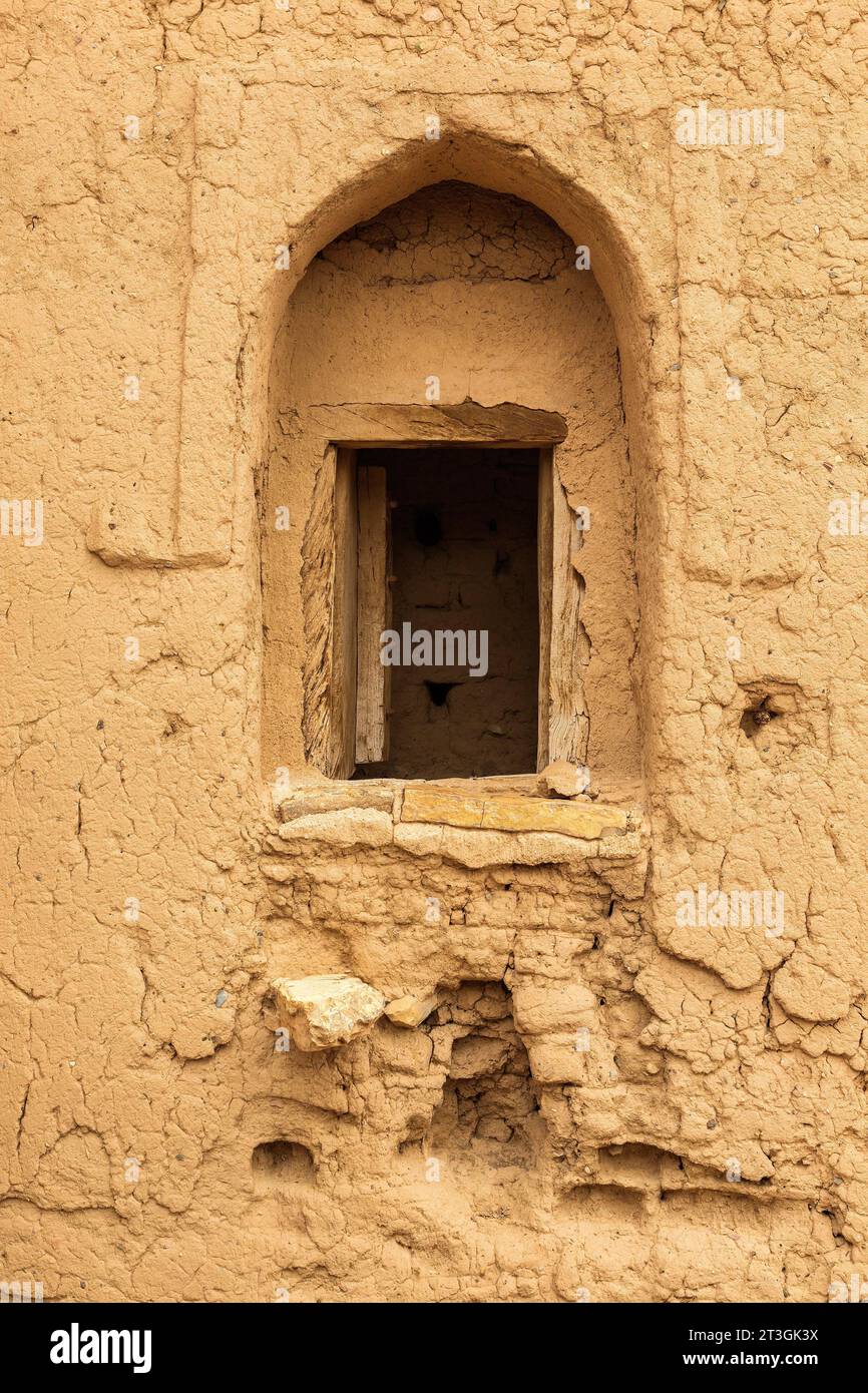 Sultanate of Oman, Ibri region, Bat, the fort, earthen heritage Stock ...