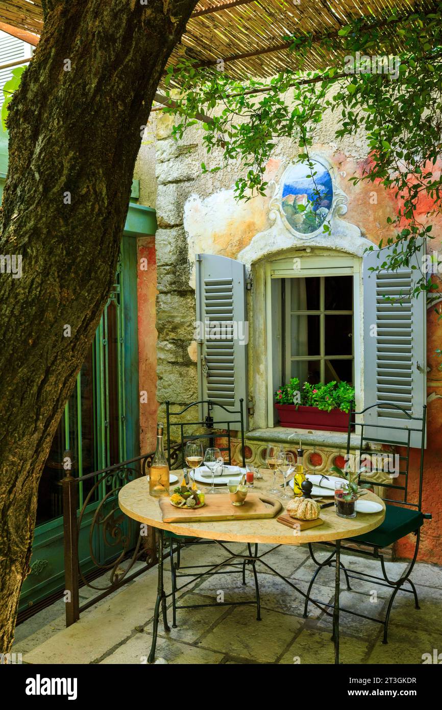 France, Var, Dracenie, Lorgues, restaurant Chez Bruno Stock Photo - Alamy