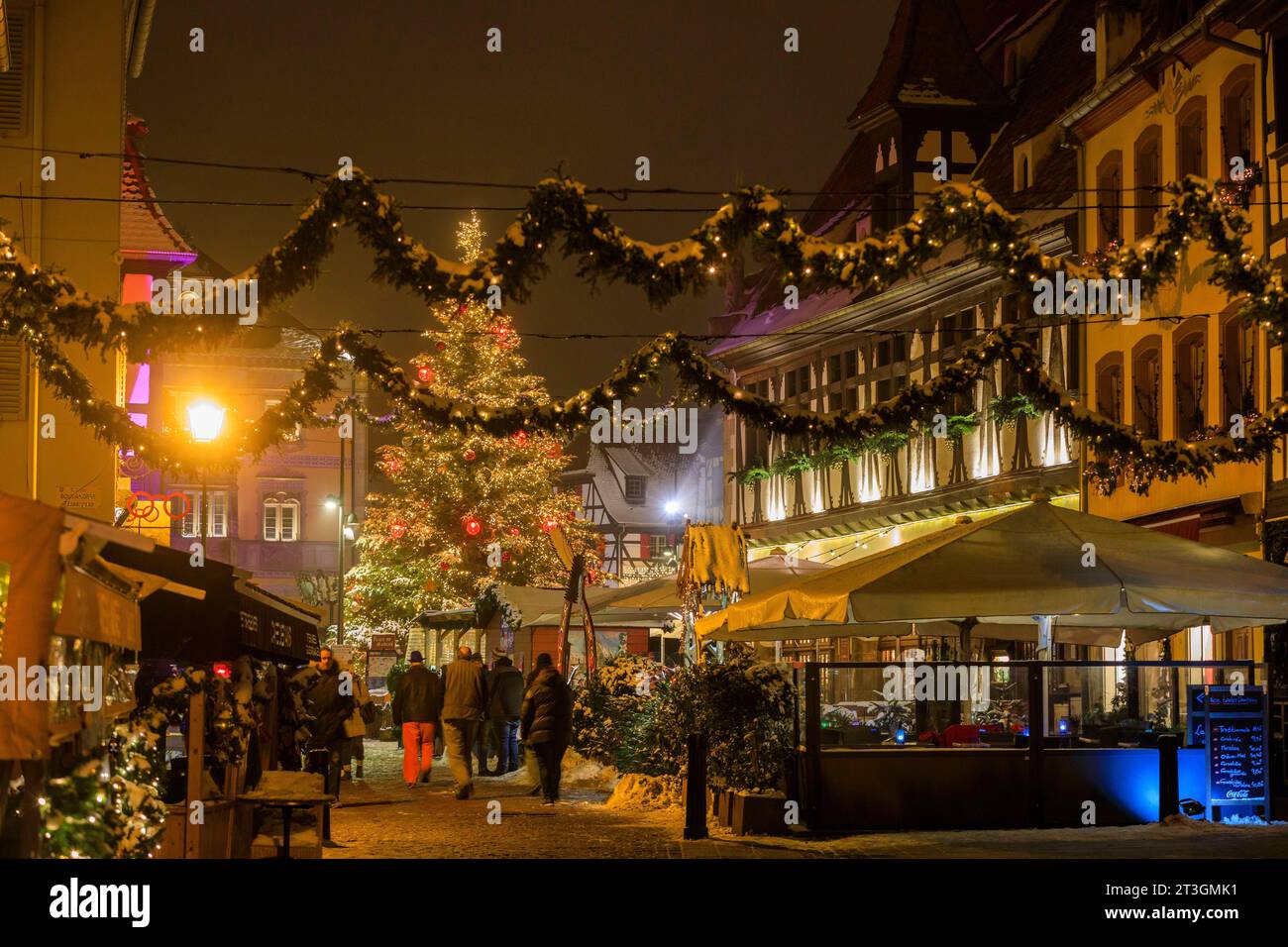 France, Bas Rhin, Obernai, rue du Marche, Christmas decoration by ...