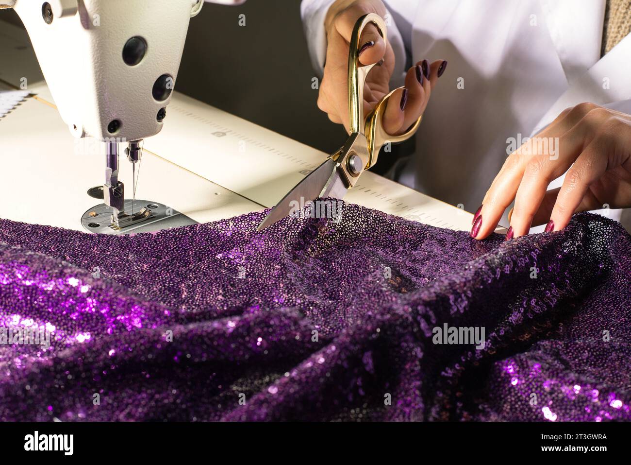 Professional fashion hi-res stock photography and images - Alamy