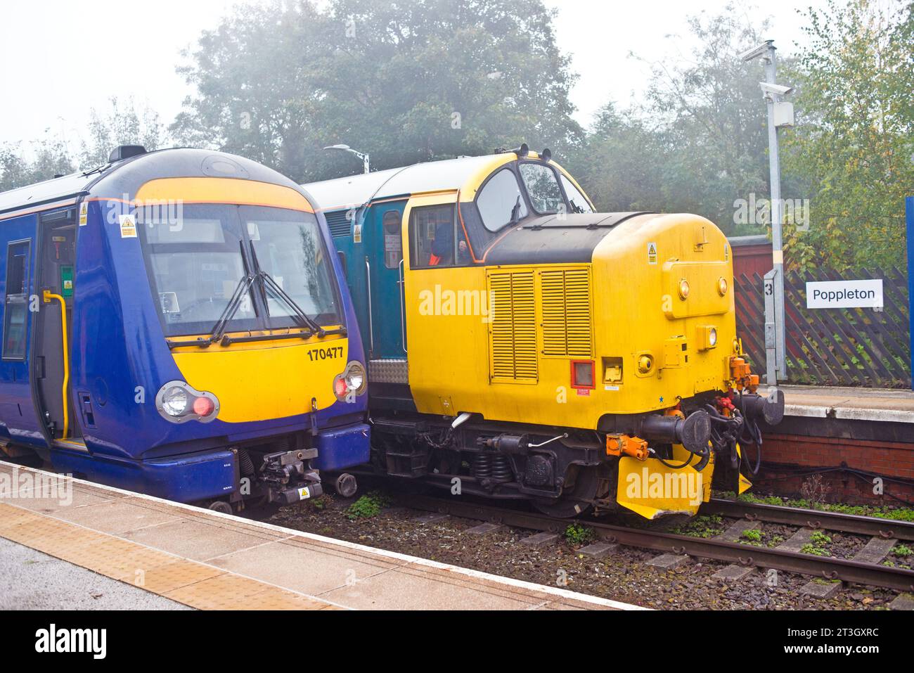 Class 37418 locomotive hi-res stock photography and images - Alamy