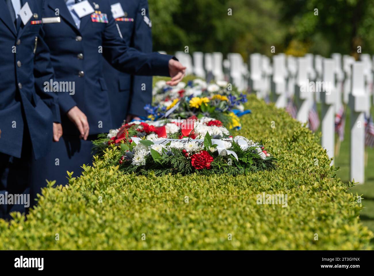 Military personnel in uniform hi-res stock photography and images - Alamy