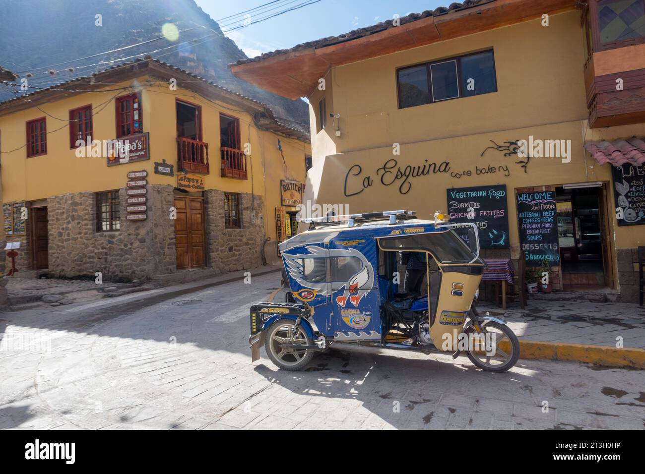 Papa's Bar Restaurant and La Esquina bakery, Ollantaytambo, Peru Stock ...