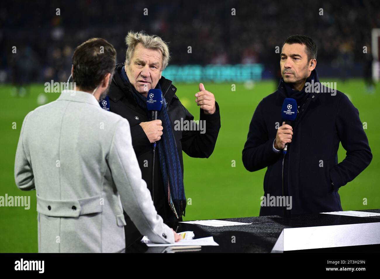 ROTTERDAM - (l-r) Jan Boskamp, Giovanni van Bronckhorst prior to the ...
