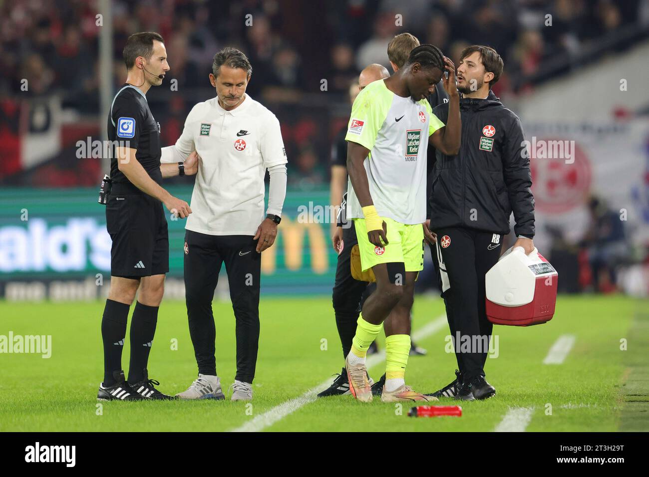 Dusseldorf, Deutschland. 21st Oct, 2023. firo: 10/21/2023 Soccer ...