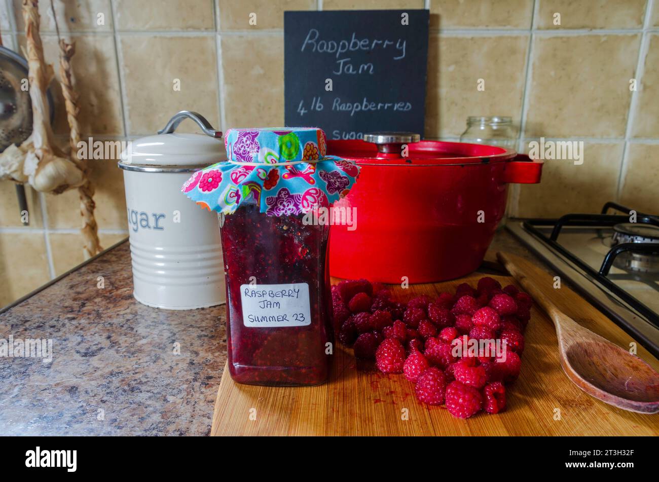 Jam pot hi-res stock photography and images - Alamy