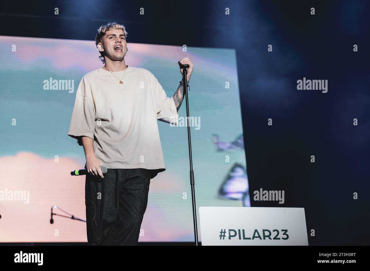 Los40pilarpop hi-res stock photography and images - Alamy