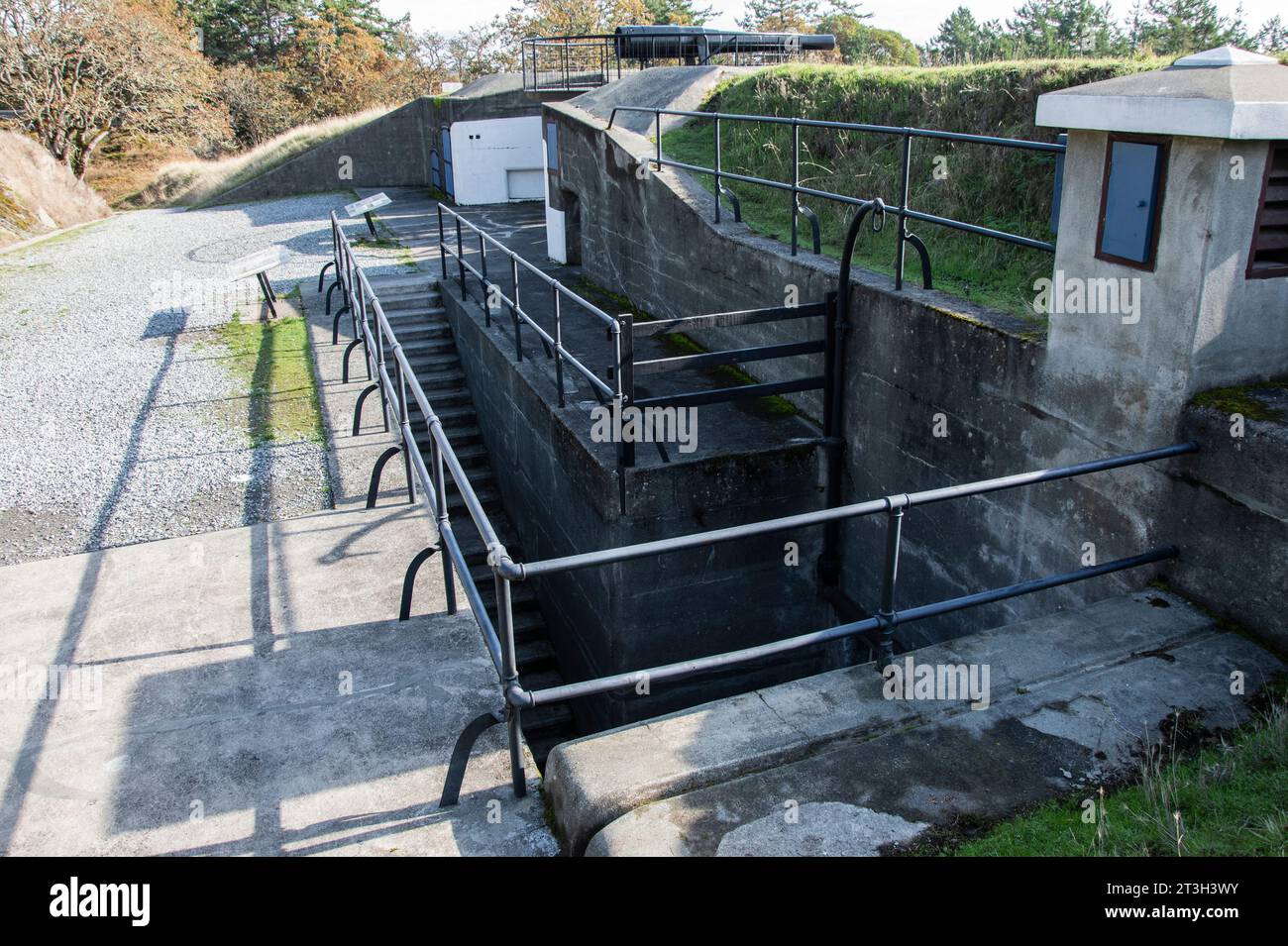 Gun and emplacement at Fort Rodd Hill & Fisgard Lighthouse National ...