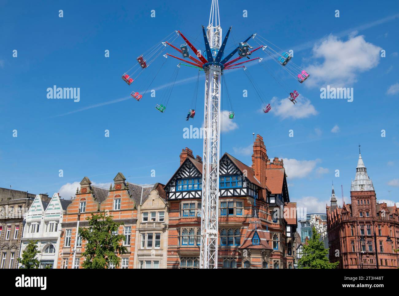Sunny summer day at Nottingham Beach in the Market Square ...