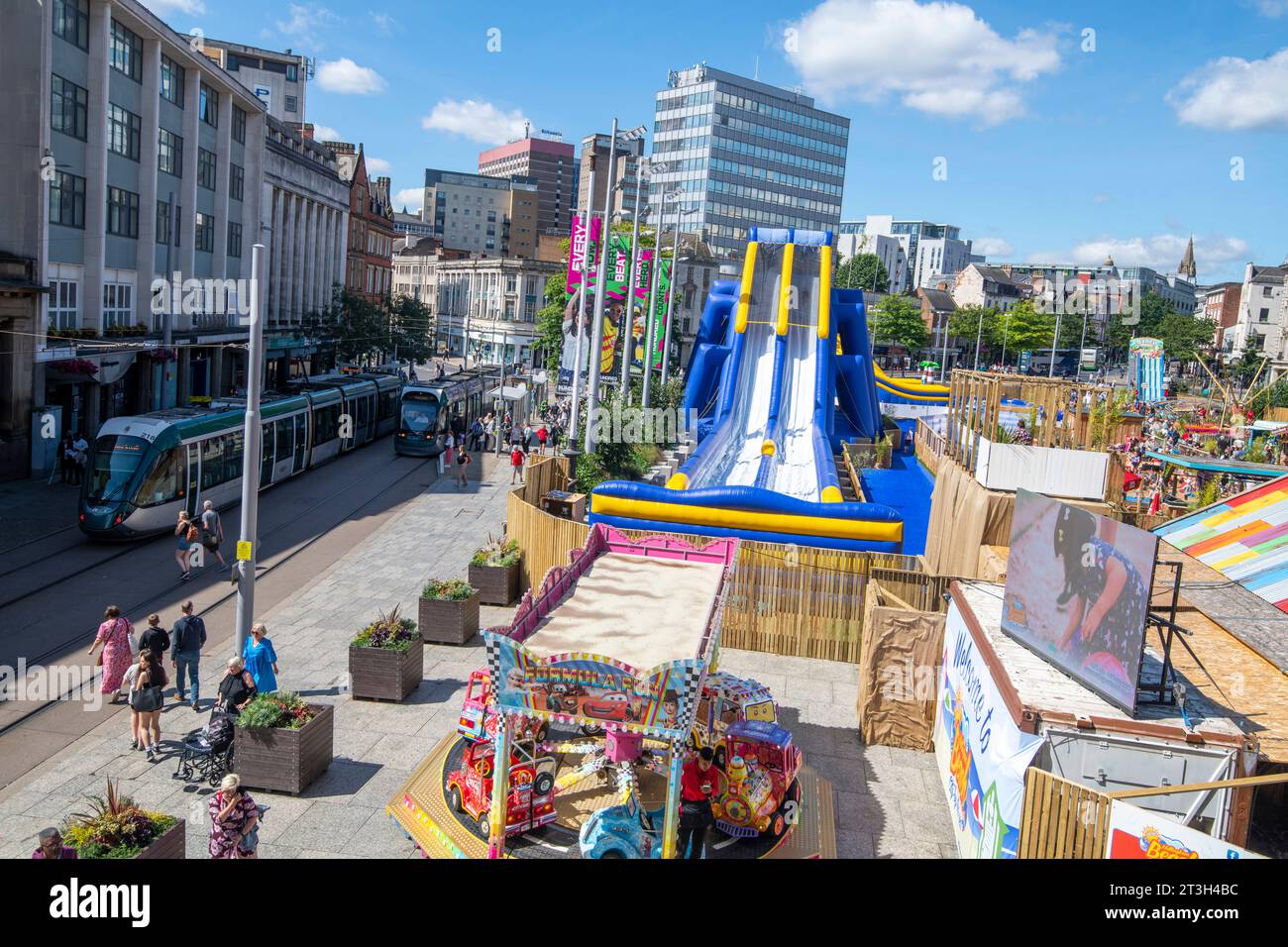 Sunny summer day at Nottingham Beach in the Market Square ...