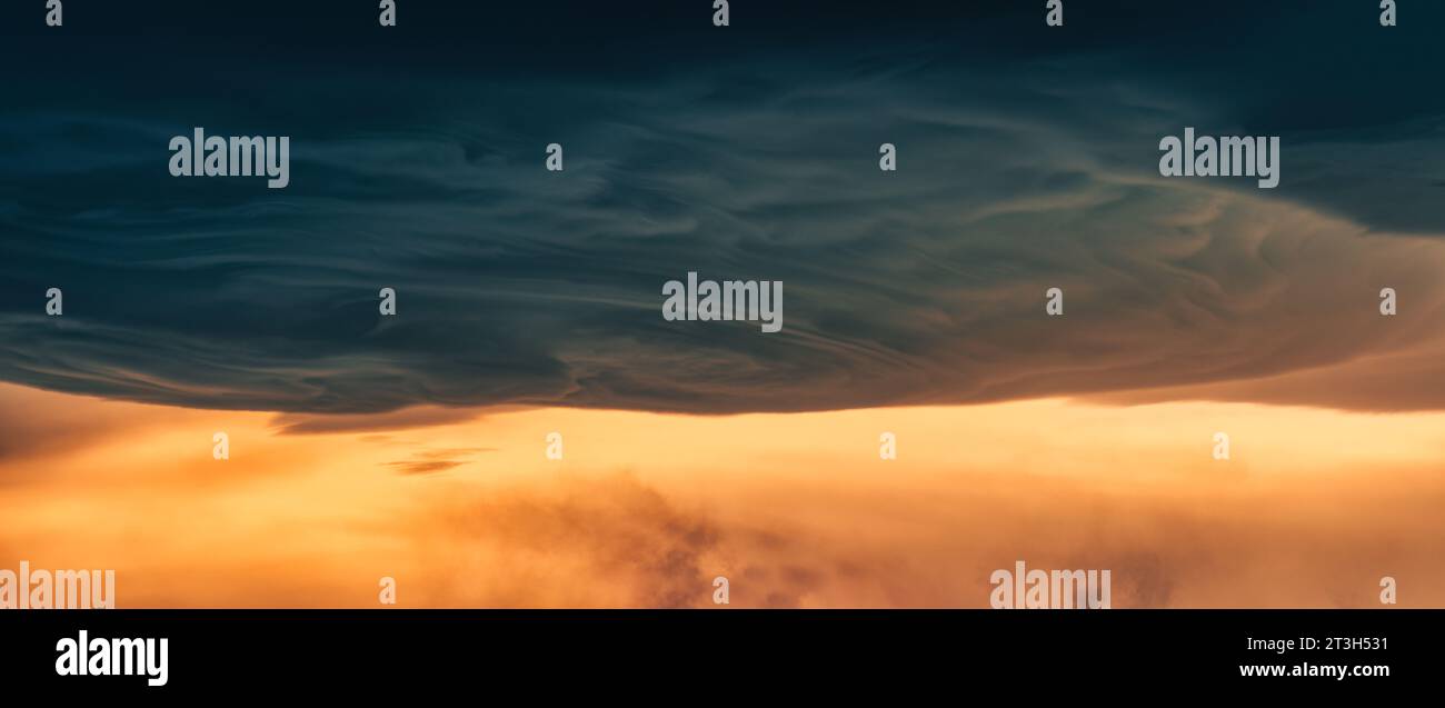 Dramatic cloudscape asperitas cloud and dark sunset sky formation Stock ...