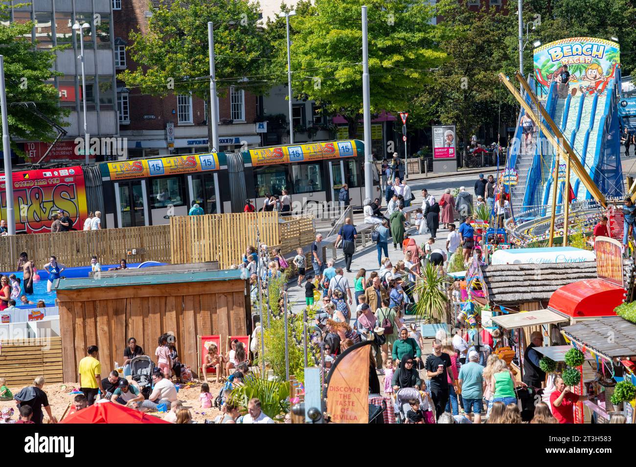 Sunny summer day at Nottingham Beach in the Market Square ...