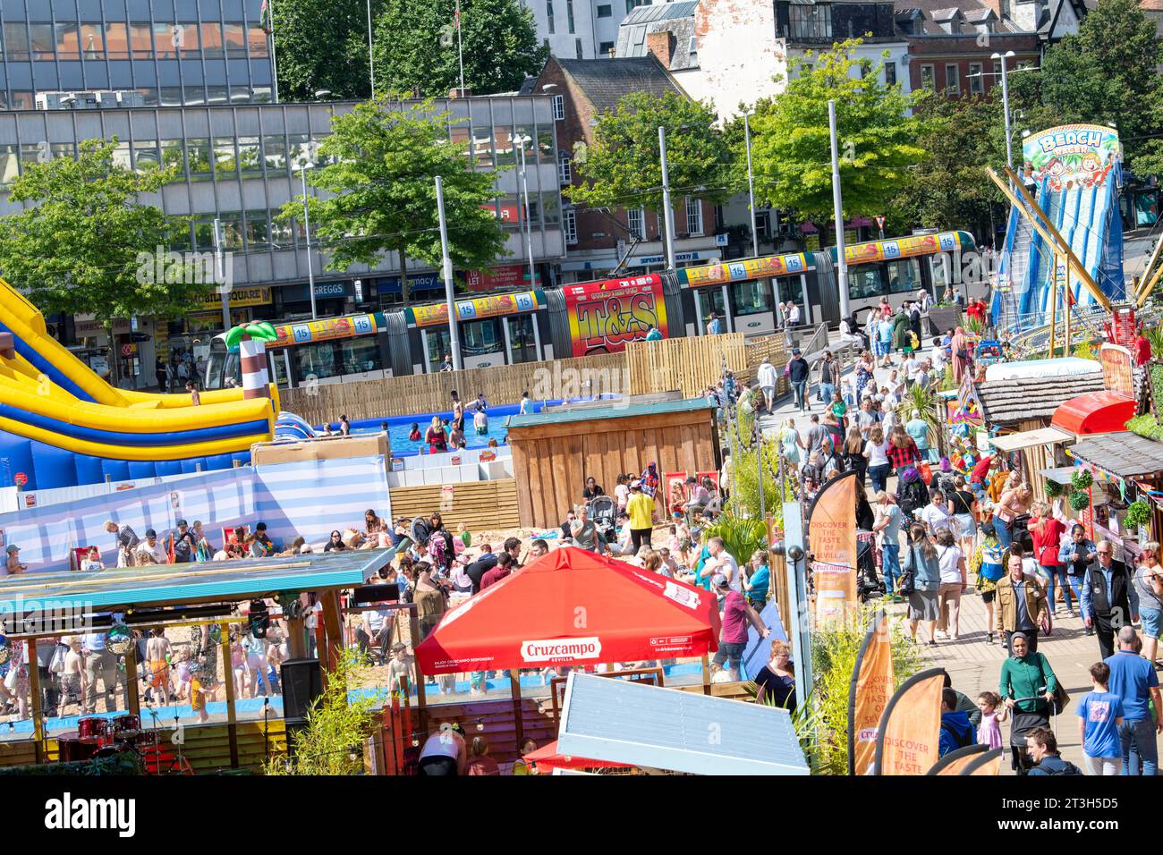Sunny summer day at Nottingham Beach in the Market Square ...