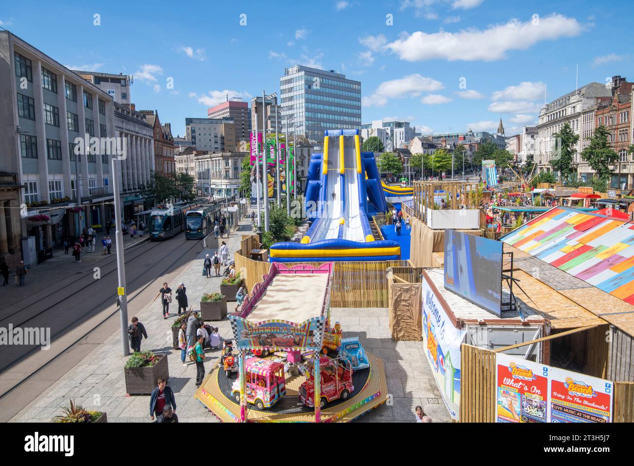 Sunny summer day at Nottingham Beach in the Market Square ...