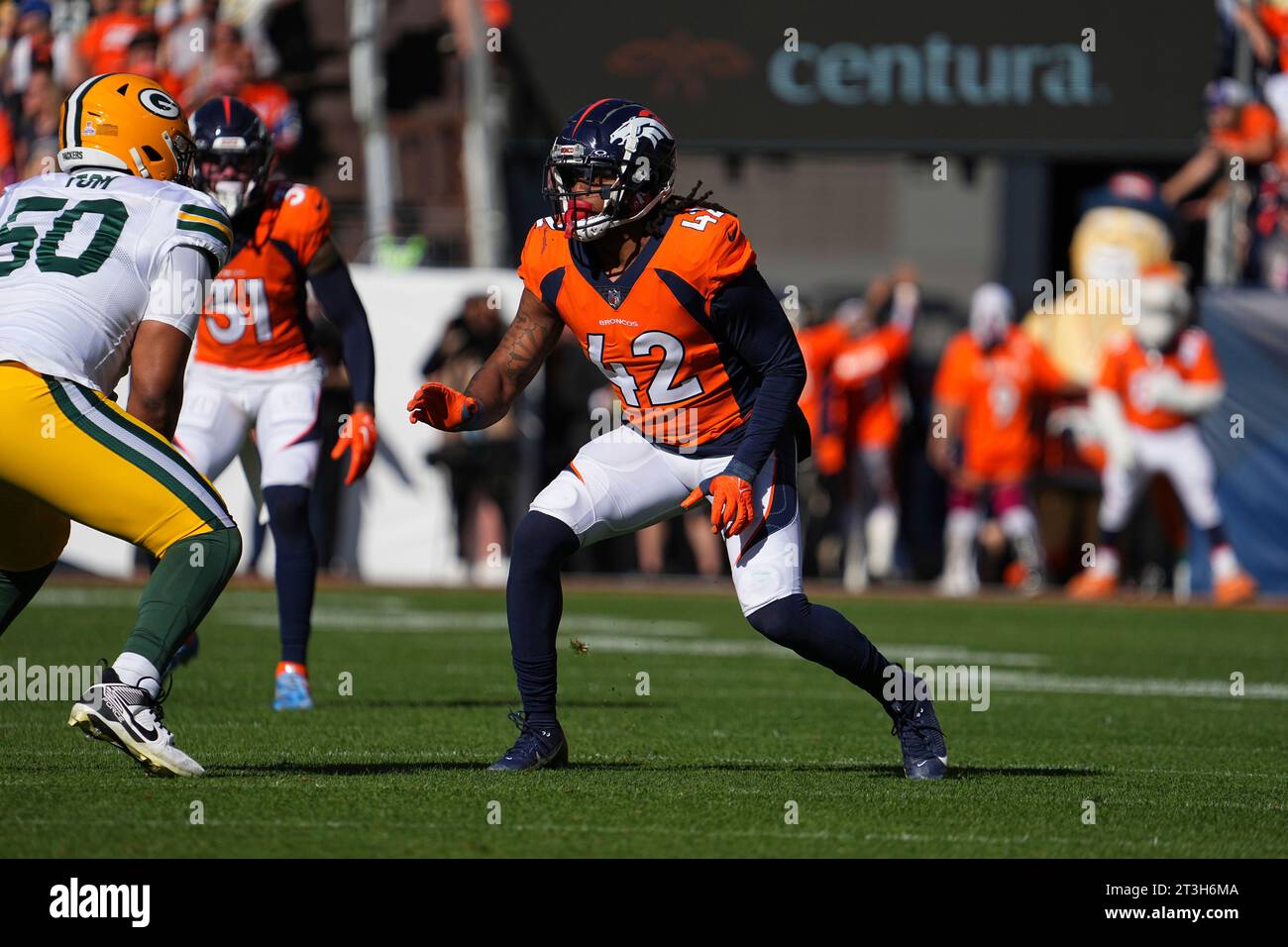 Denver Broncos linebacker Nik Bonitto (42) against the Green Bay ...