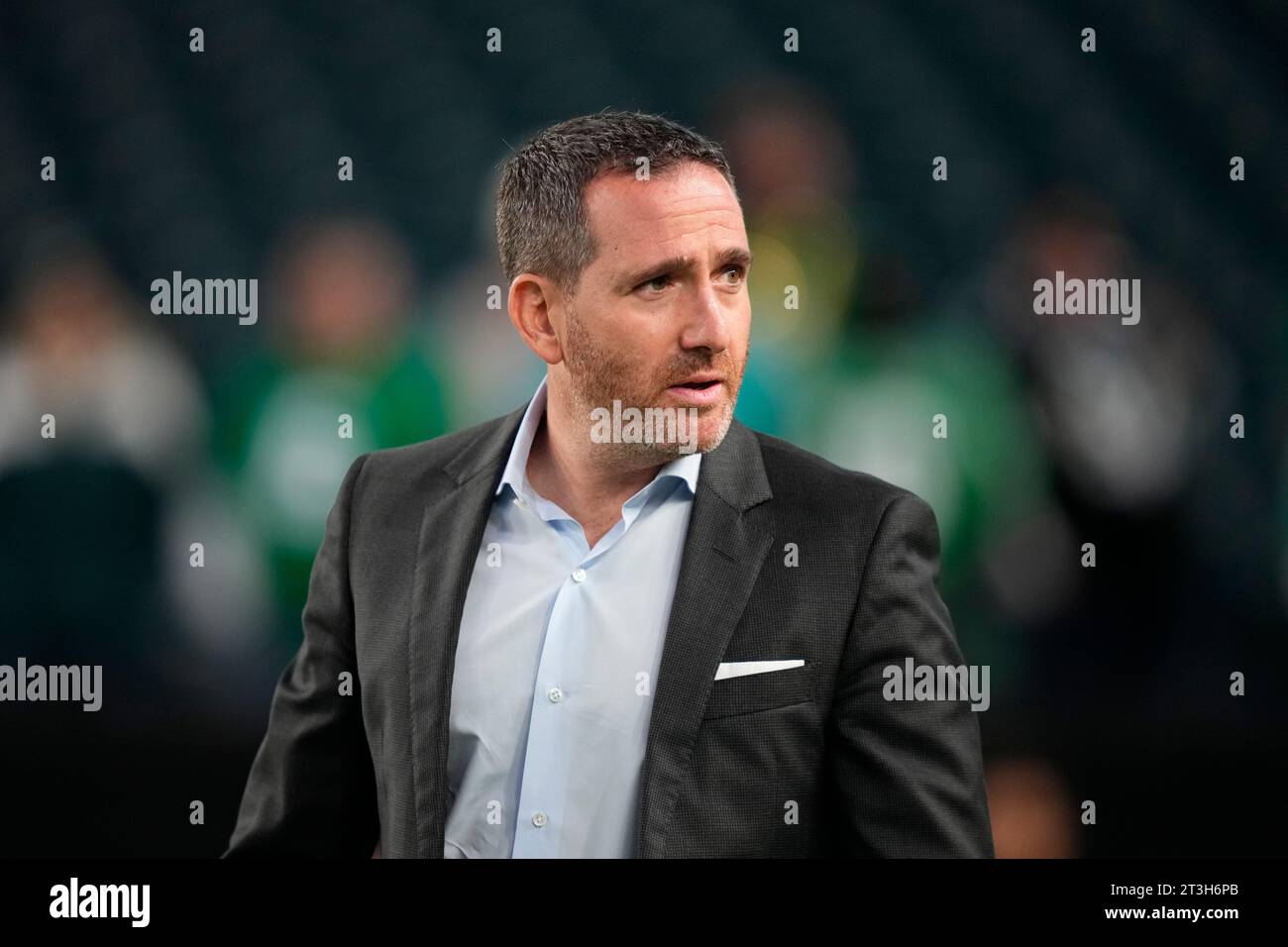 Philadelphia Eagles' Howie Roseman walks the field before an NFL ...