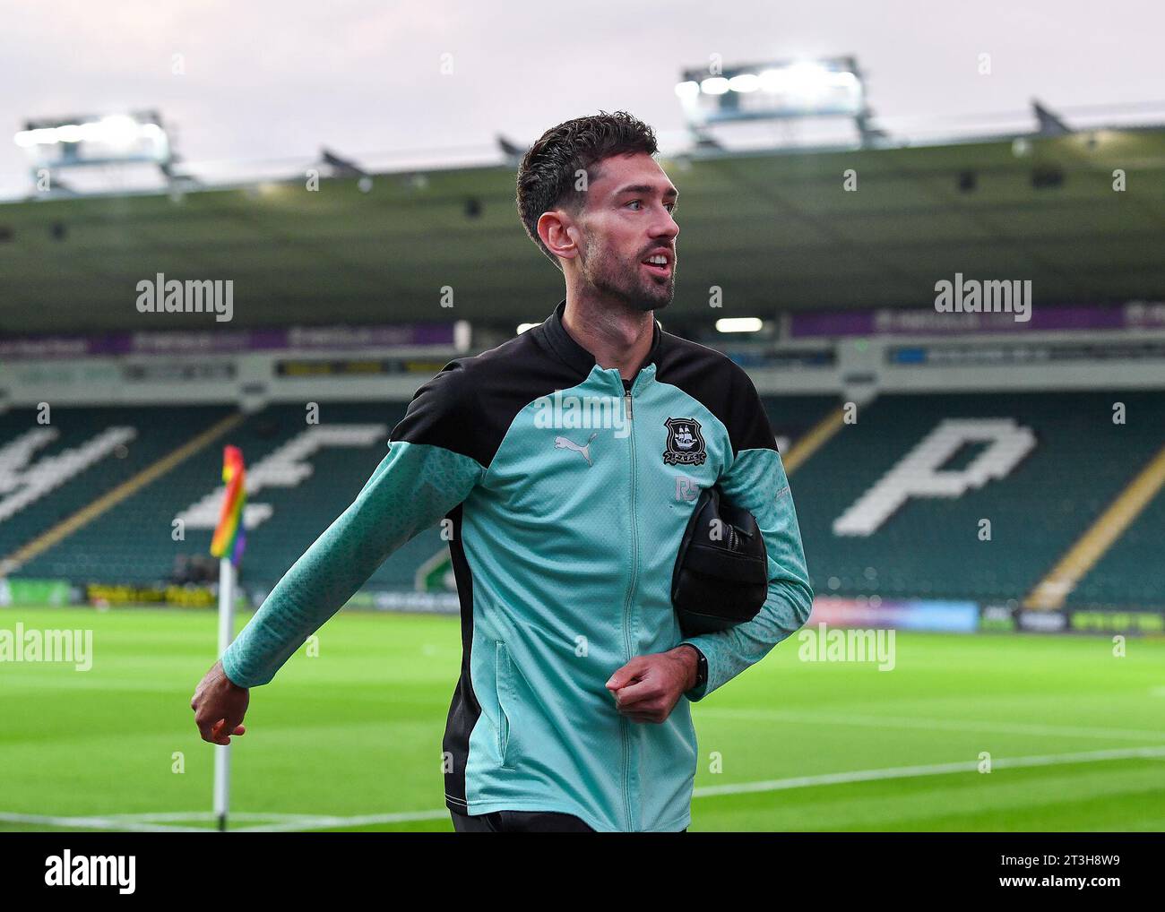 Ryan Hardie #9 of Plymouth Argyle arrives during the Sky Bet ...