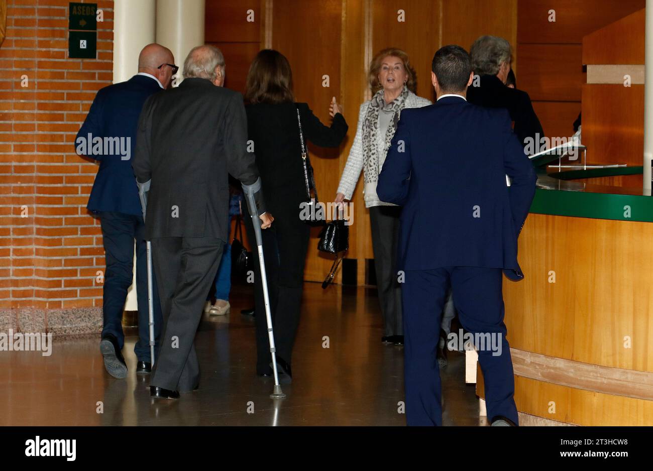 Isabel Preysler, Tomás Terry and Alfonso Díez go to the La Paz morgue ...