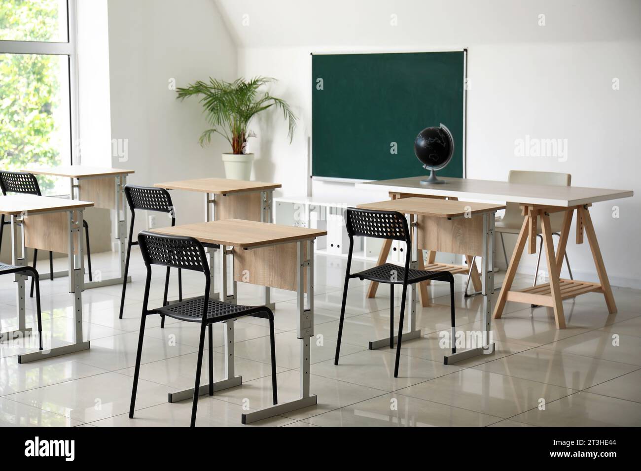 Interior of modern stylish empty classroom Stock Photo - Alamy