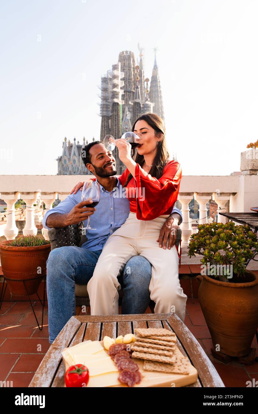 Beautiful people on rooftop bar hi-res stock photography and images - Alamy