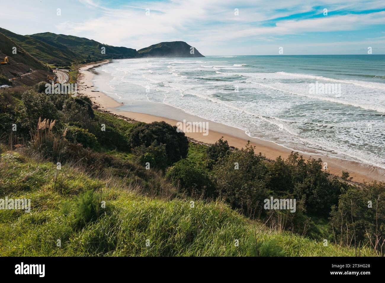 waves lap the shores of Makorori Beach, Gisborne, New Zealand Stock ...