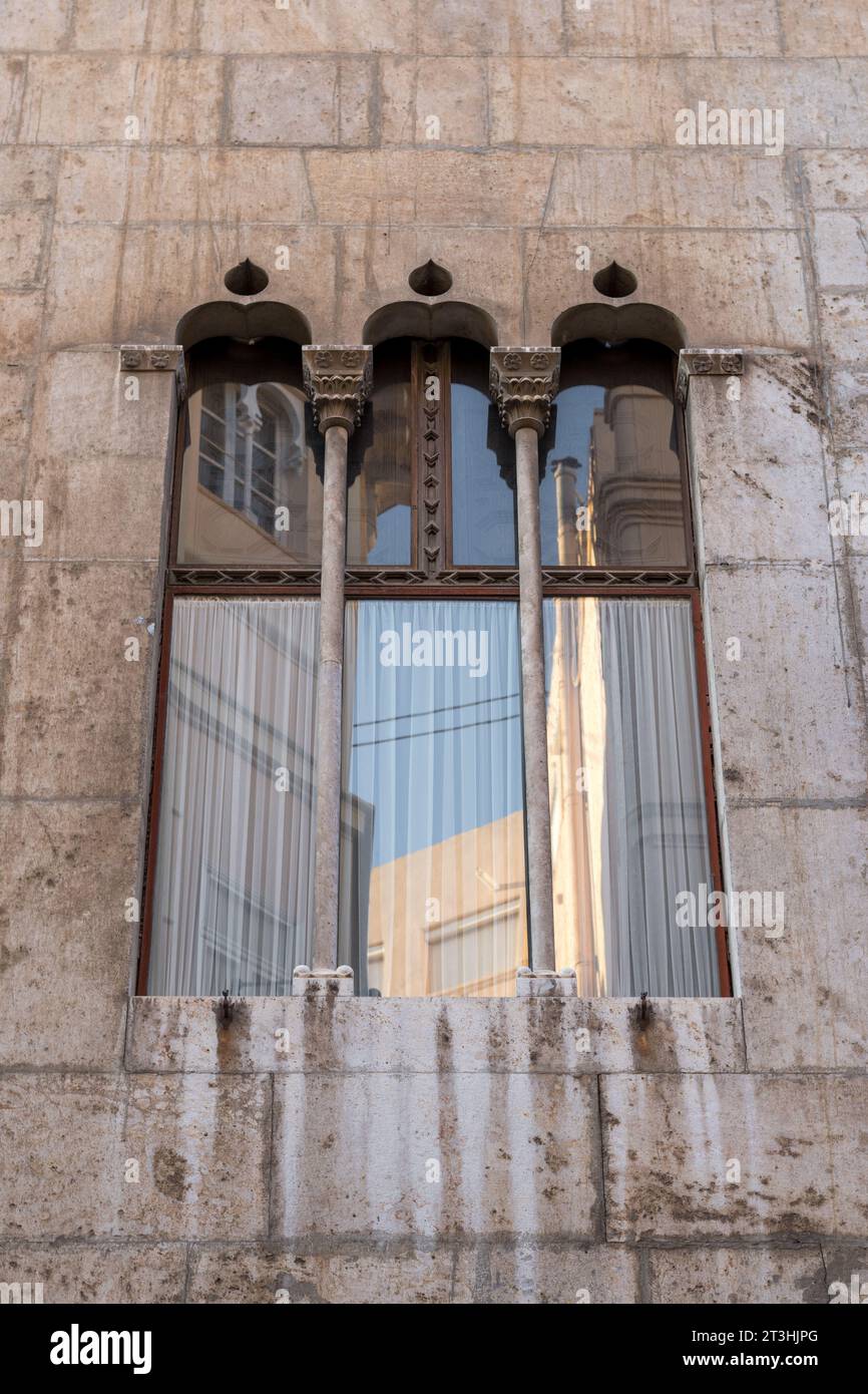 Architecture of Valencia city between modernism, eclecticism and neo ...