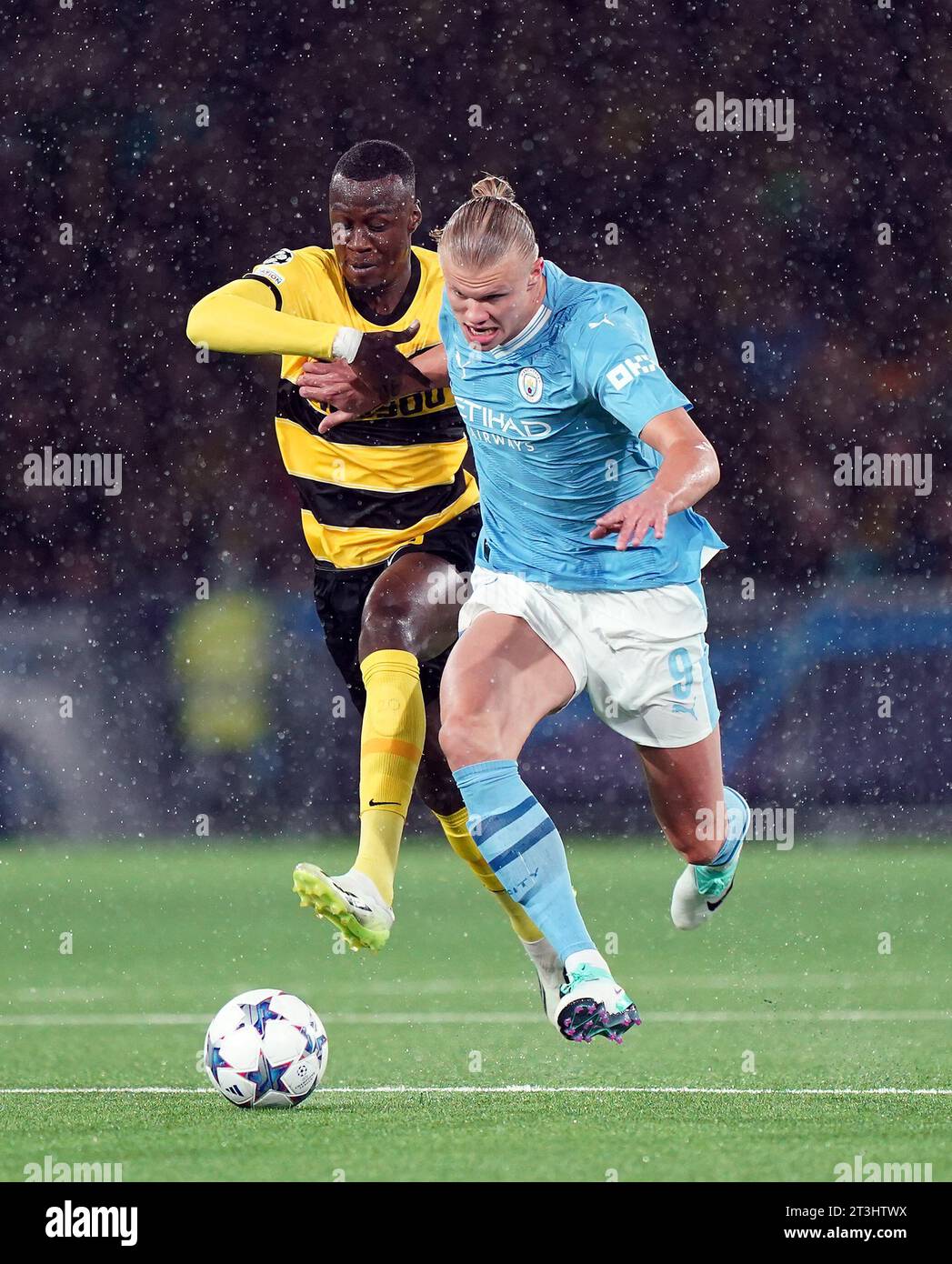 Haaland manchester city ball hi-res stock photography and images - Alamy