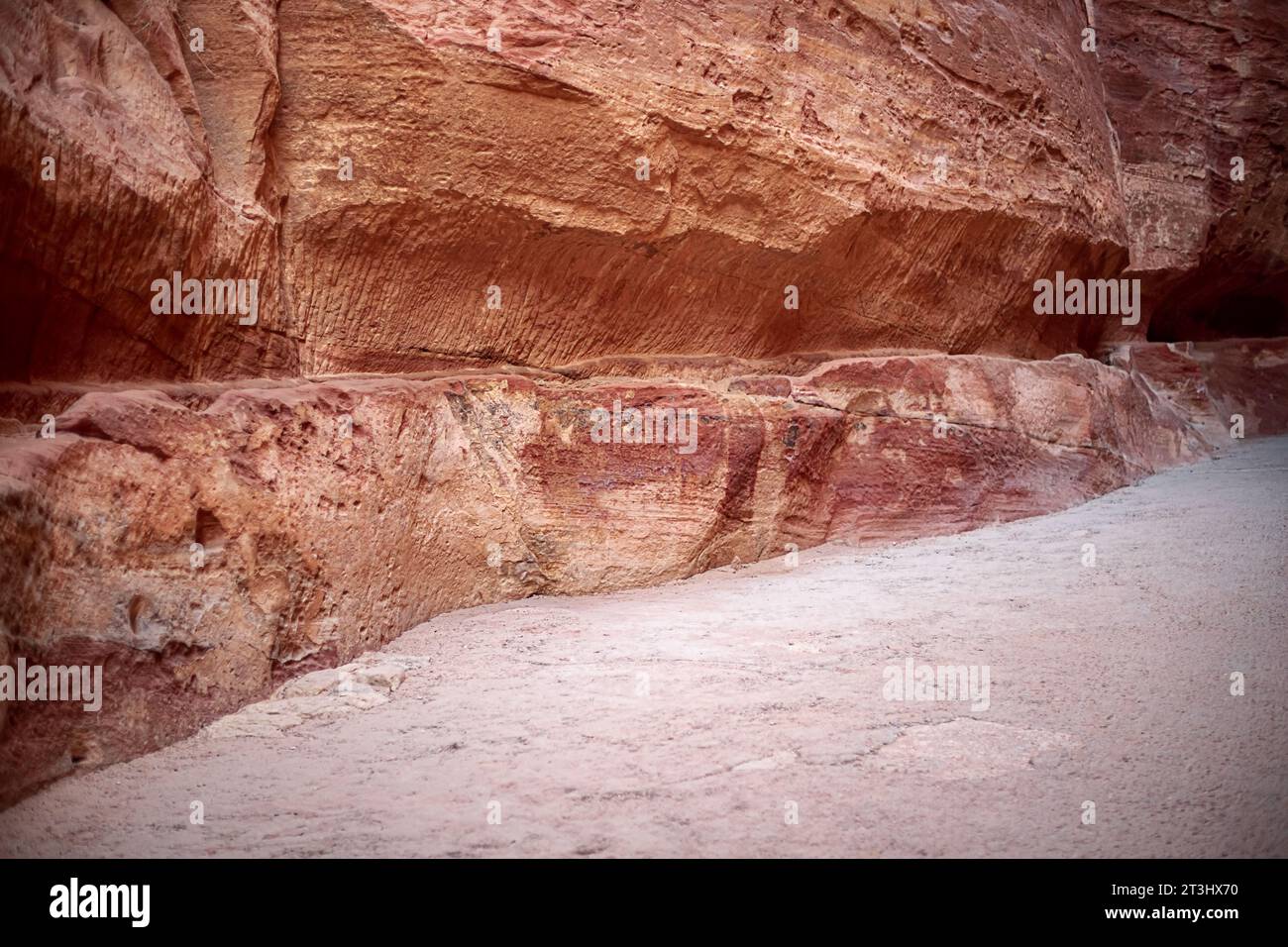 Kayon Sik. Close-up of the intricately shaped canyon walls and winding ...