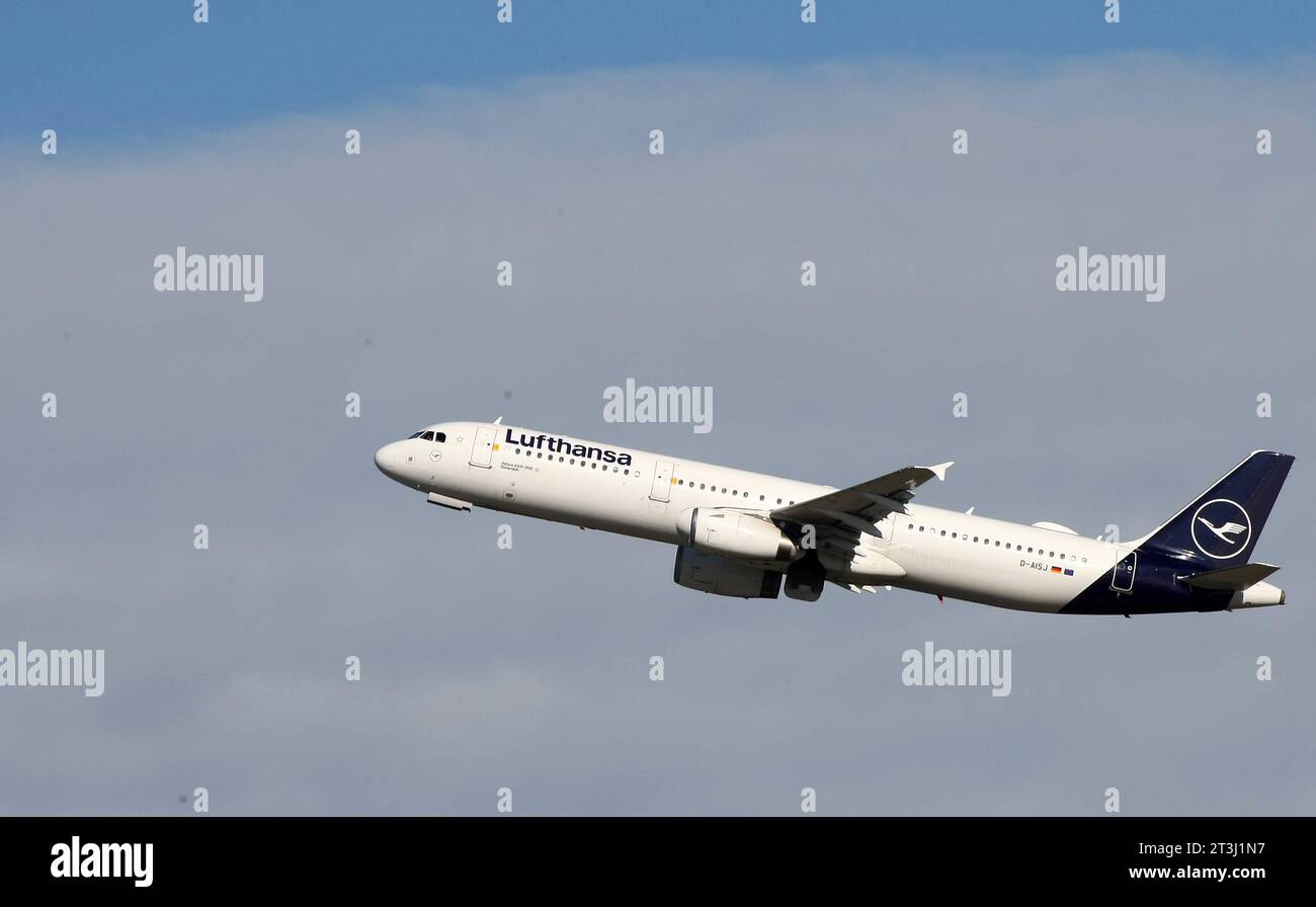 Lufthansa. International Flughafen Franz Josef Strauß Munchen ...