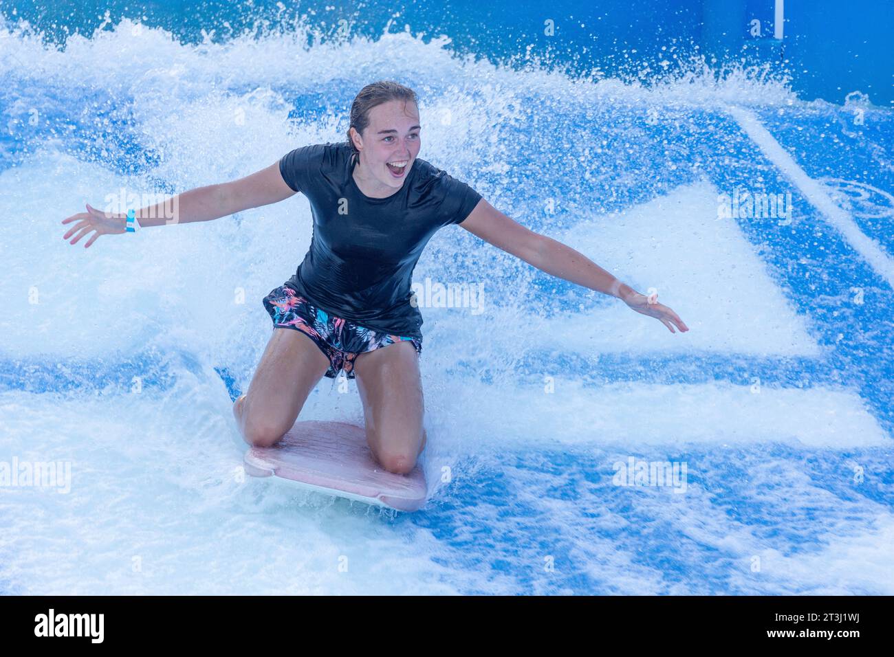 FlowRider surf simulator ride on Royal Caribbean 'Anthem of the Seas ...
