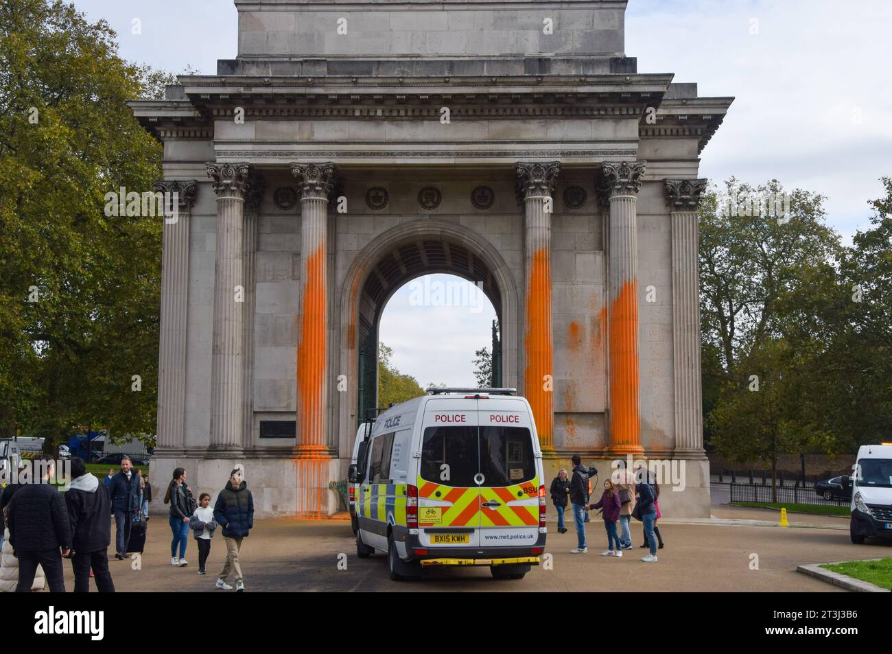 London, England, UK. 25th Oct, 2023. Police on the scene after the ...