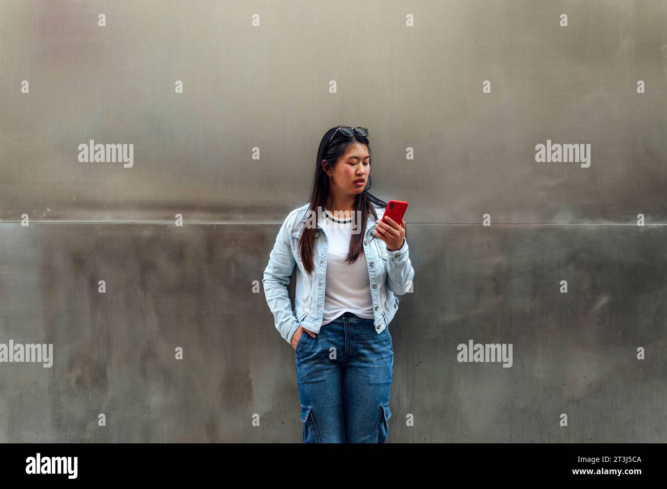 Typing checks hi-res stock photography and images - Alamy