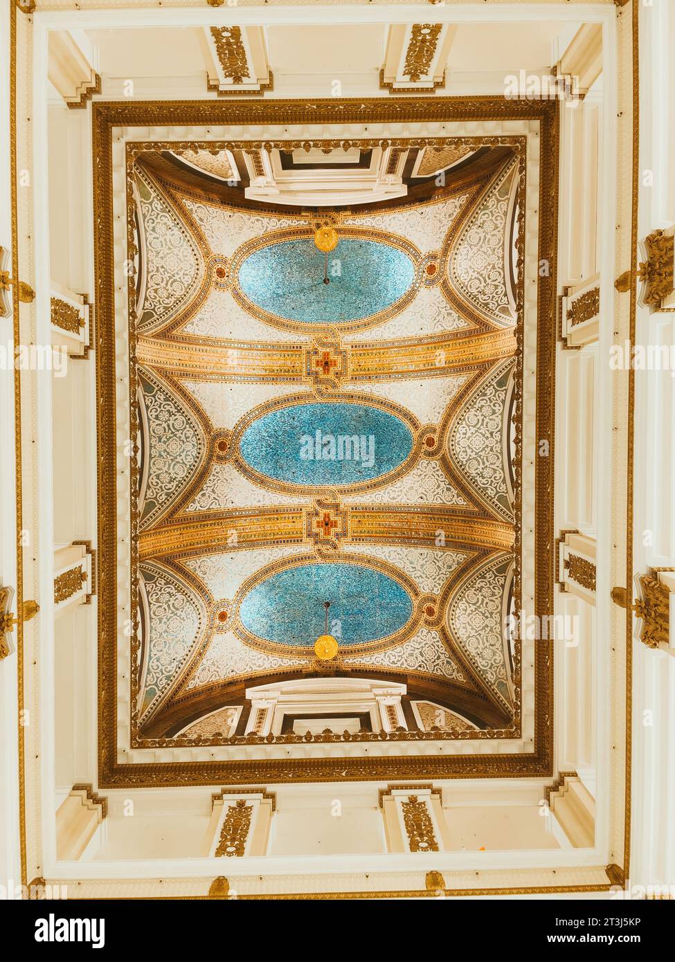 the striking Tiffany dome ceiling in the Marshall Field's building in ...