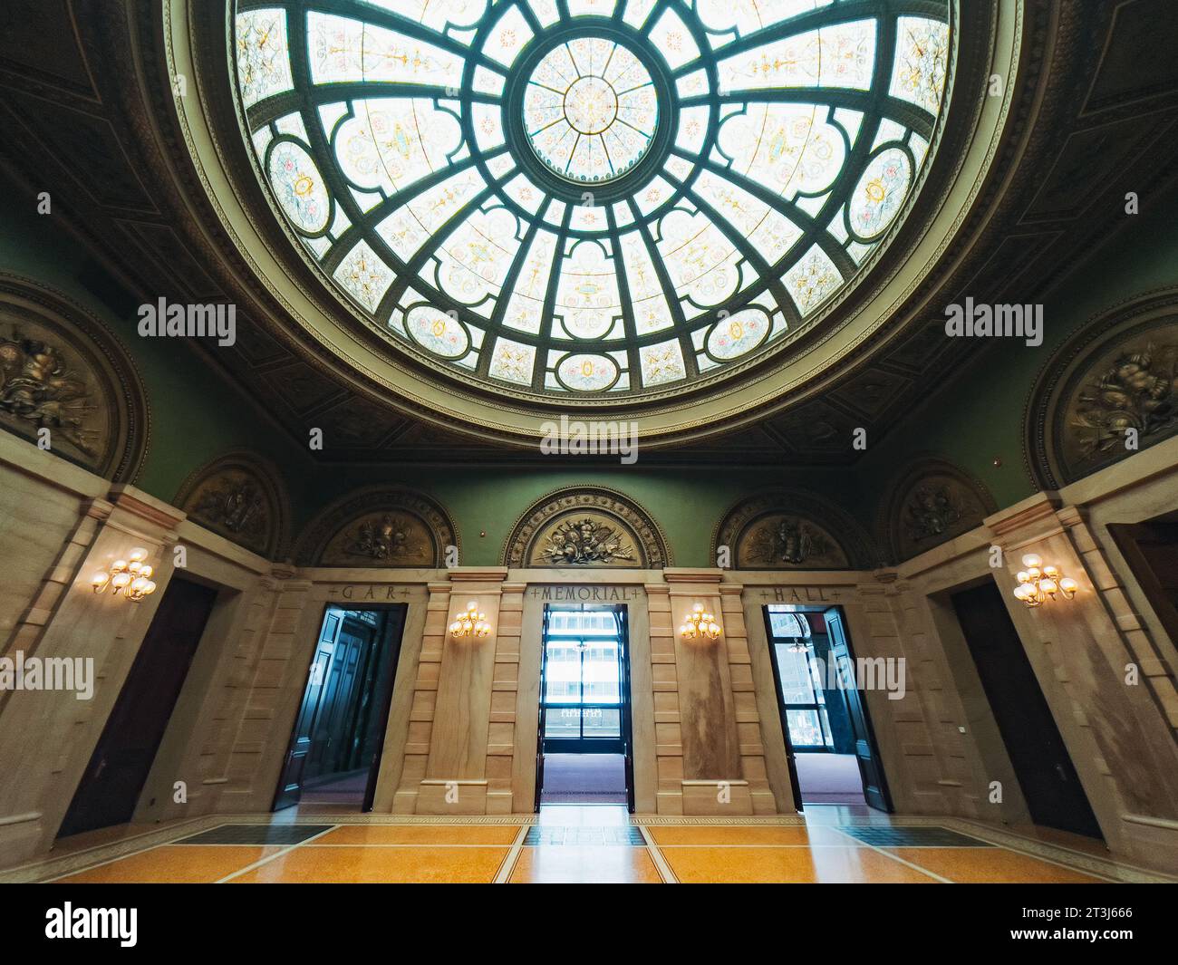 The Grand Army of the Republic (G.A.R.) Rotunda at the Chicago Cultural ...