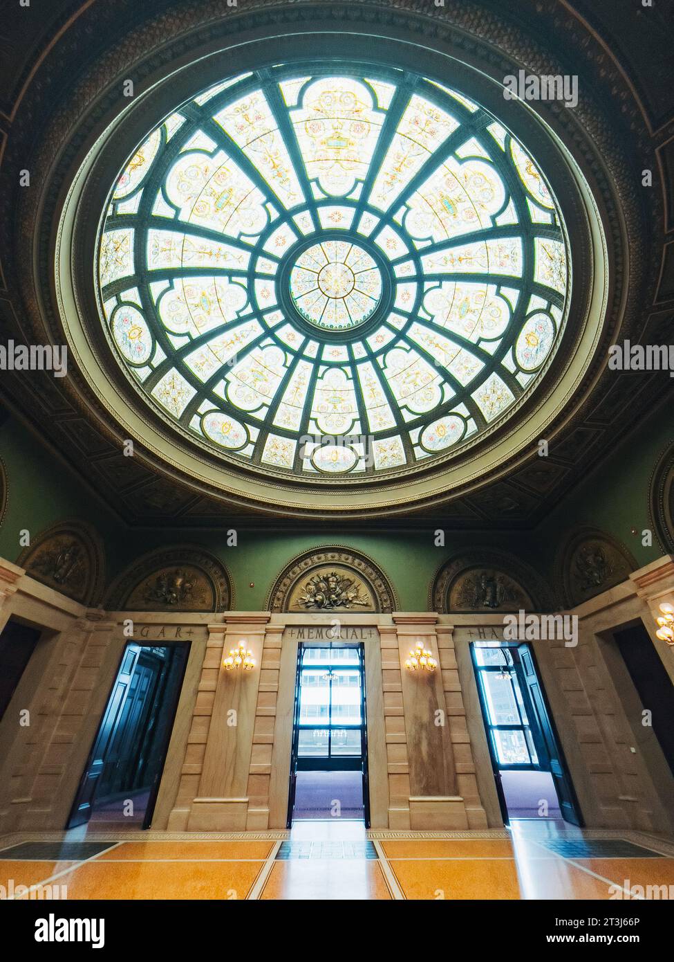 The Grand Army of the Republic (G.A.R.) Rotunda at the Chicago Cultural ...